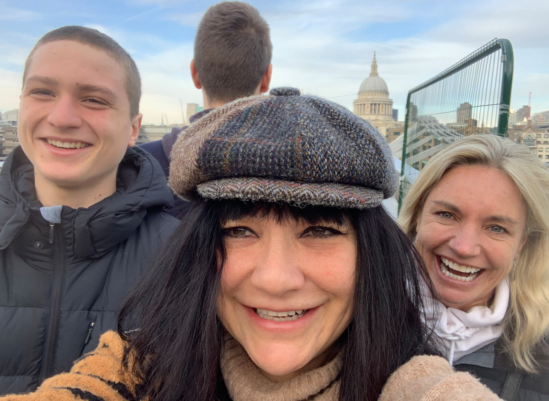 Debbie Oakes's Instagram, Twitter & Facebook on IDCrawl