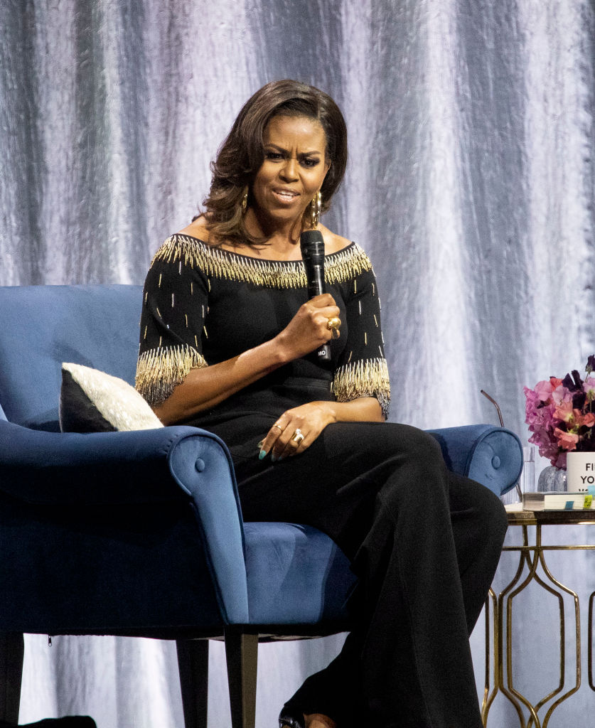 Michelle Obama Flexionando Sus Bíceps Fitness Friday: 'Michelle Obama