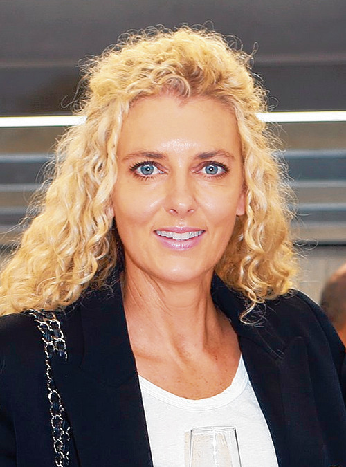 Sally Ridge's Instagram, Twitter & Facebook on IDCrawl