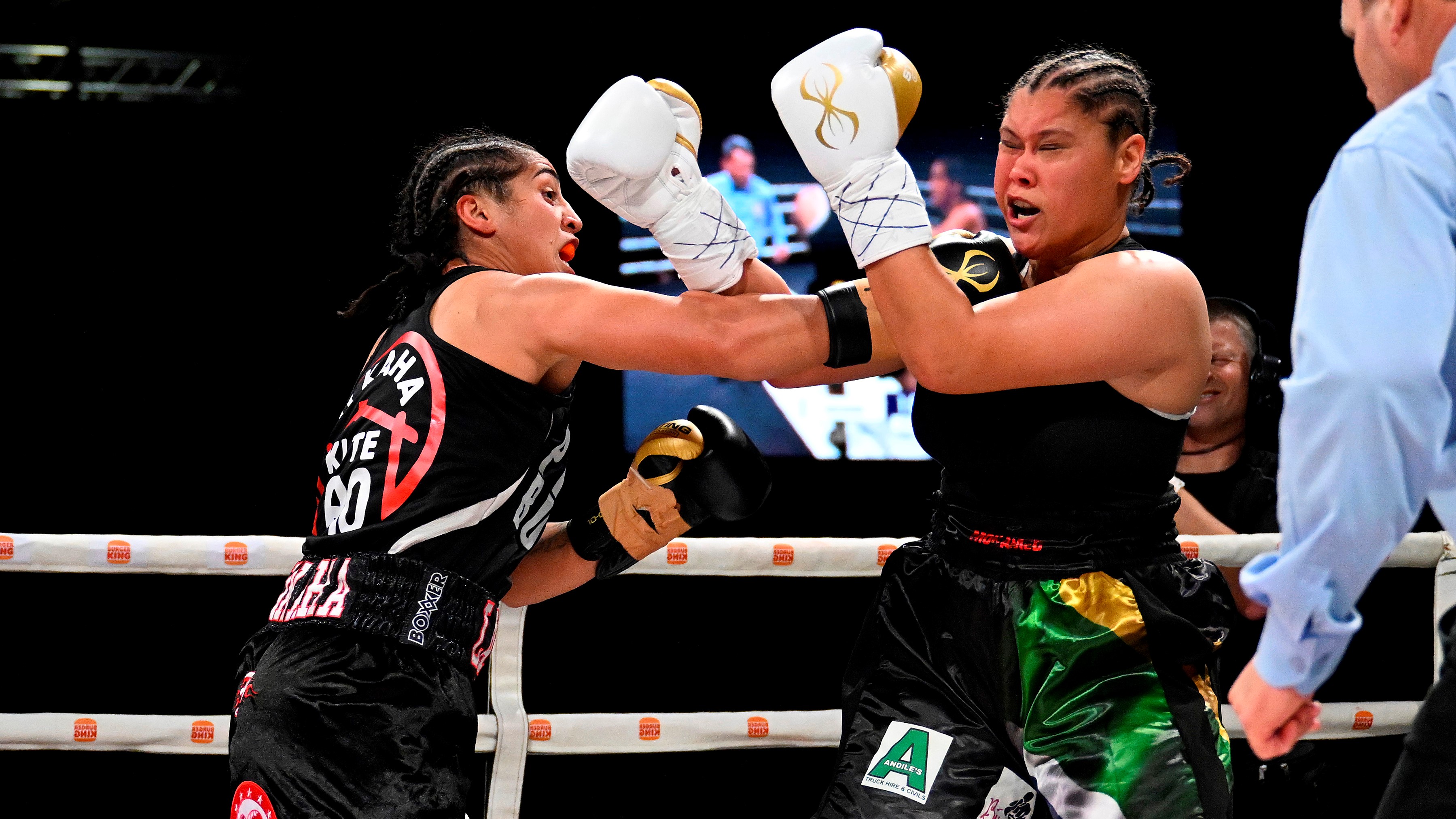 Motu and Daniels defend world titles on big night for NZ boxing