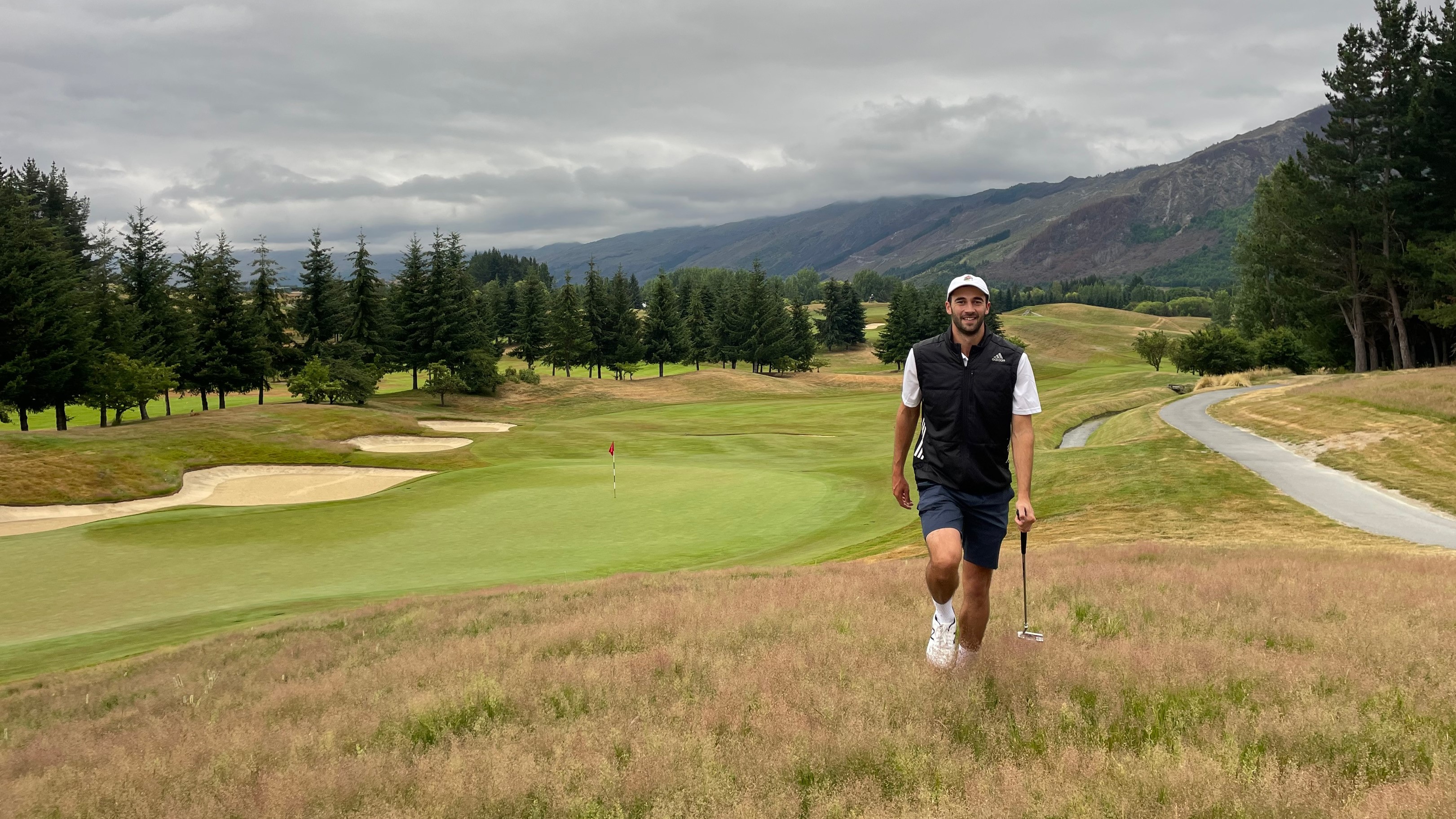 Kiwi golfer plays 607 holes in 10 days for suicide awareness