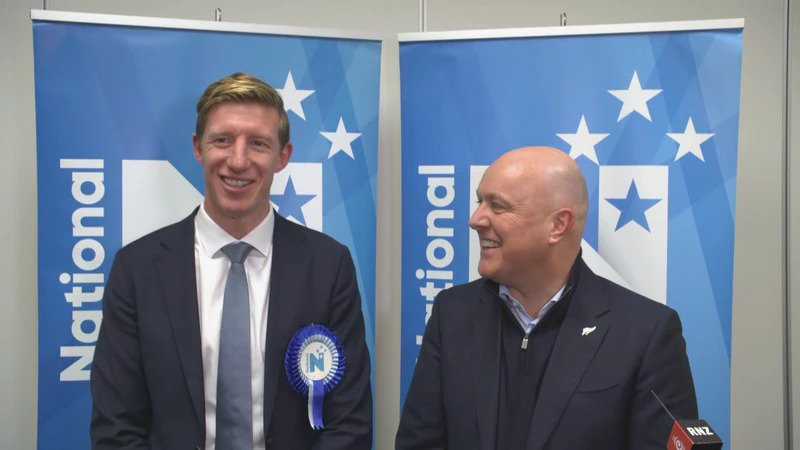 'Pretty yuck' - Willis on women's underwear pic from Uffindell's old flat