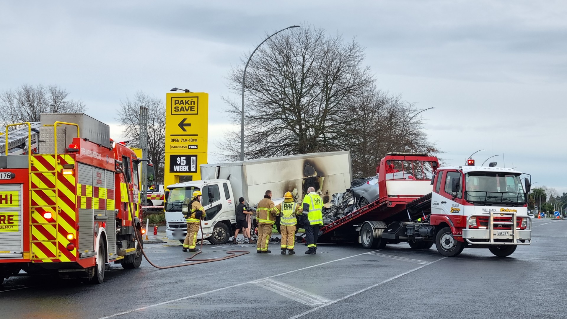 'Heroic' cops praised for pulling occupants from fiery Hamilton crash
