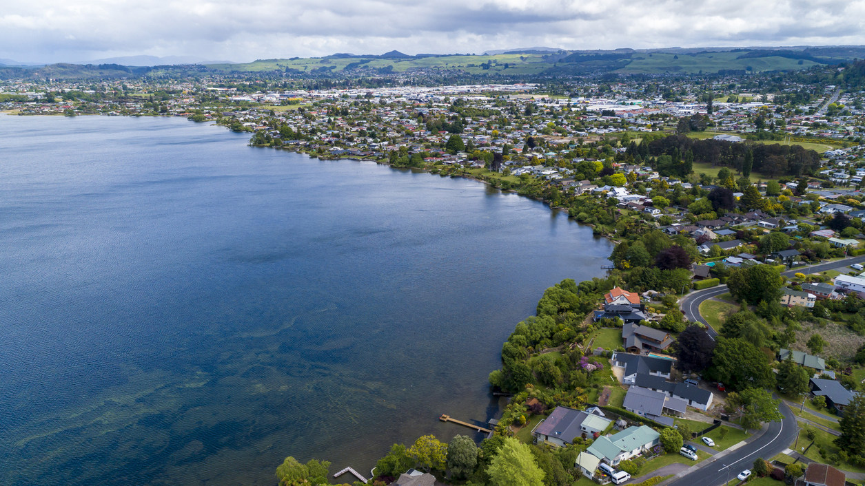 Body pulled from Lake Rotorua