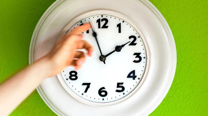 Daylight saving: Clocks go back one hour tonight
