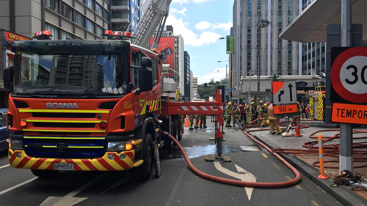 Watch: Fire fighters on the scene as smoke billows out of Auckland's ...
